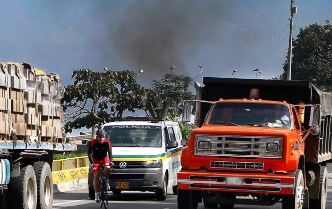 Los camiones cada vez echan más humo, el aire más contaminado