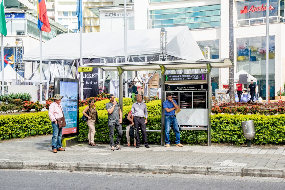 Paraderos inteligentes de buses: bonitos, pero ¿funcionan?