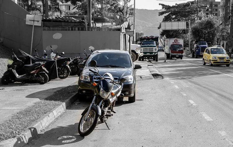 El mal parqueo y sus efectos en la movilidad de Medellín