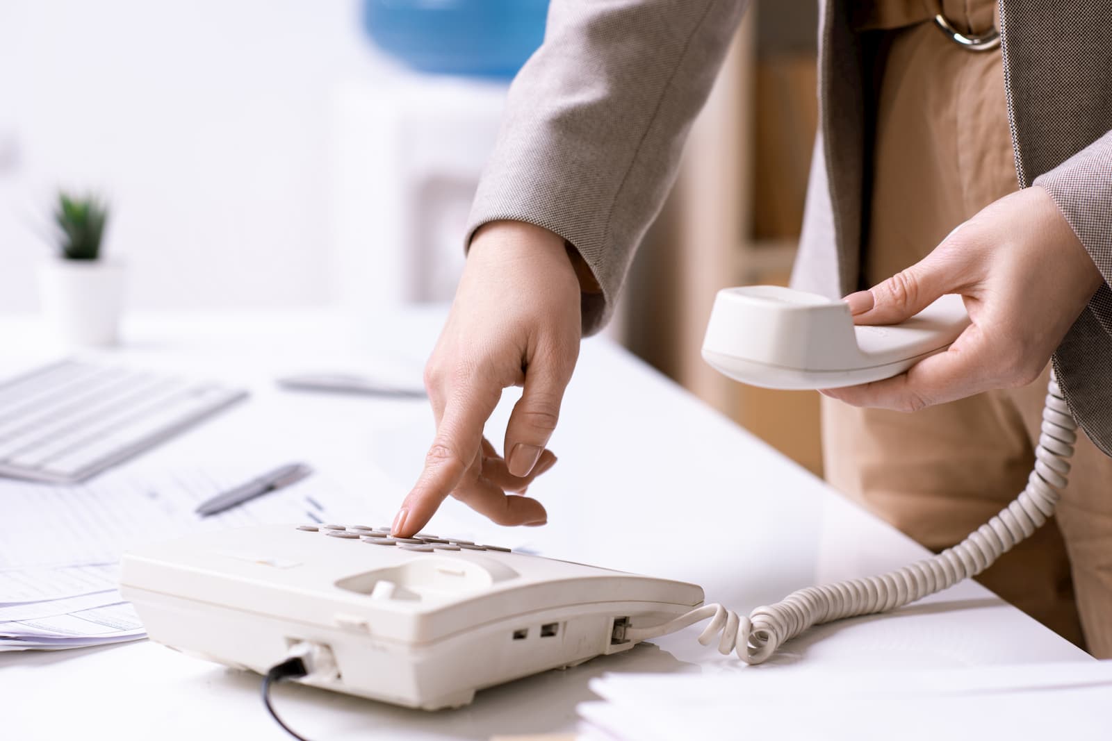 Viacrucis del cliente en los contactos en línea - Vivir en El Poblado