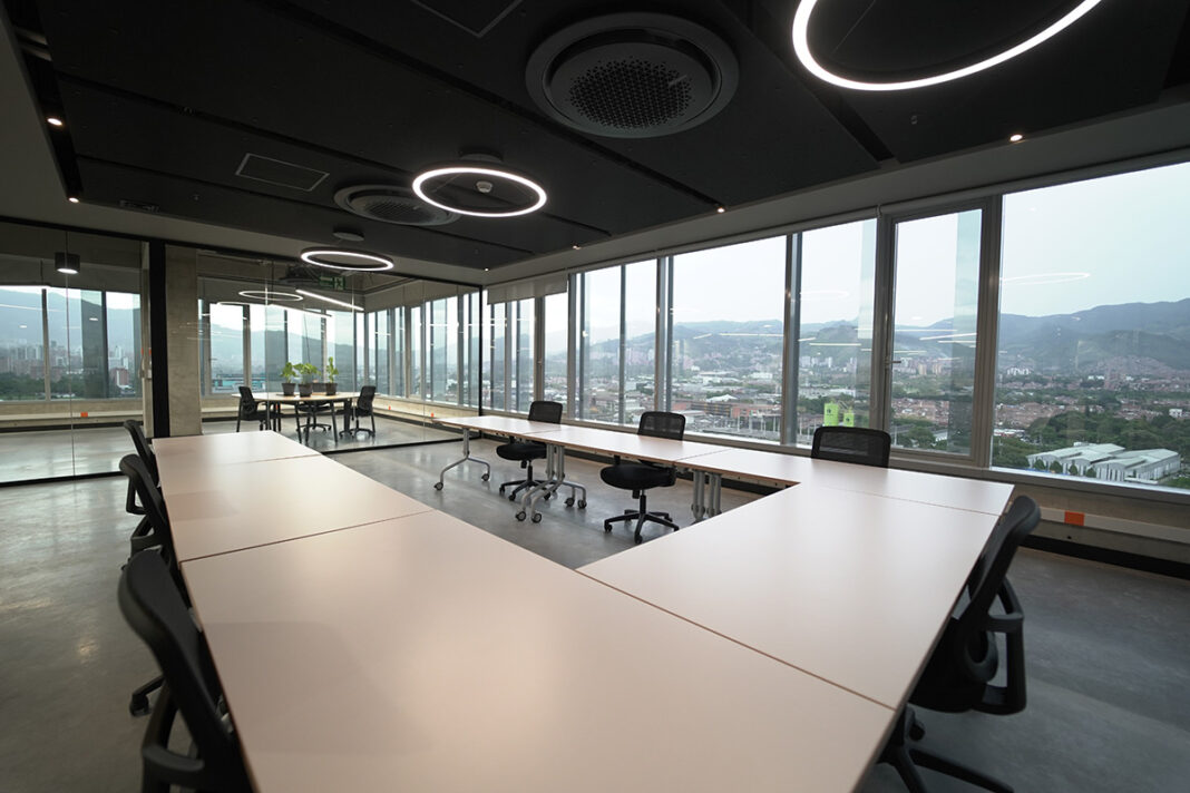 FIC48 Espacios Dotados: oficinas hechas a tu medida en Medellín