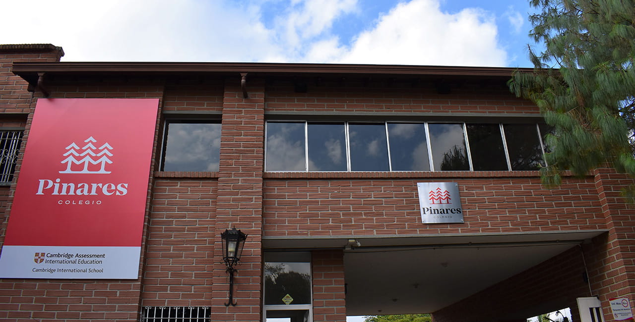 Colegio Pinares Altoverde del barrio El Poblado