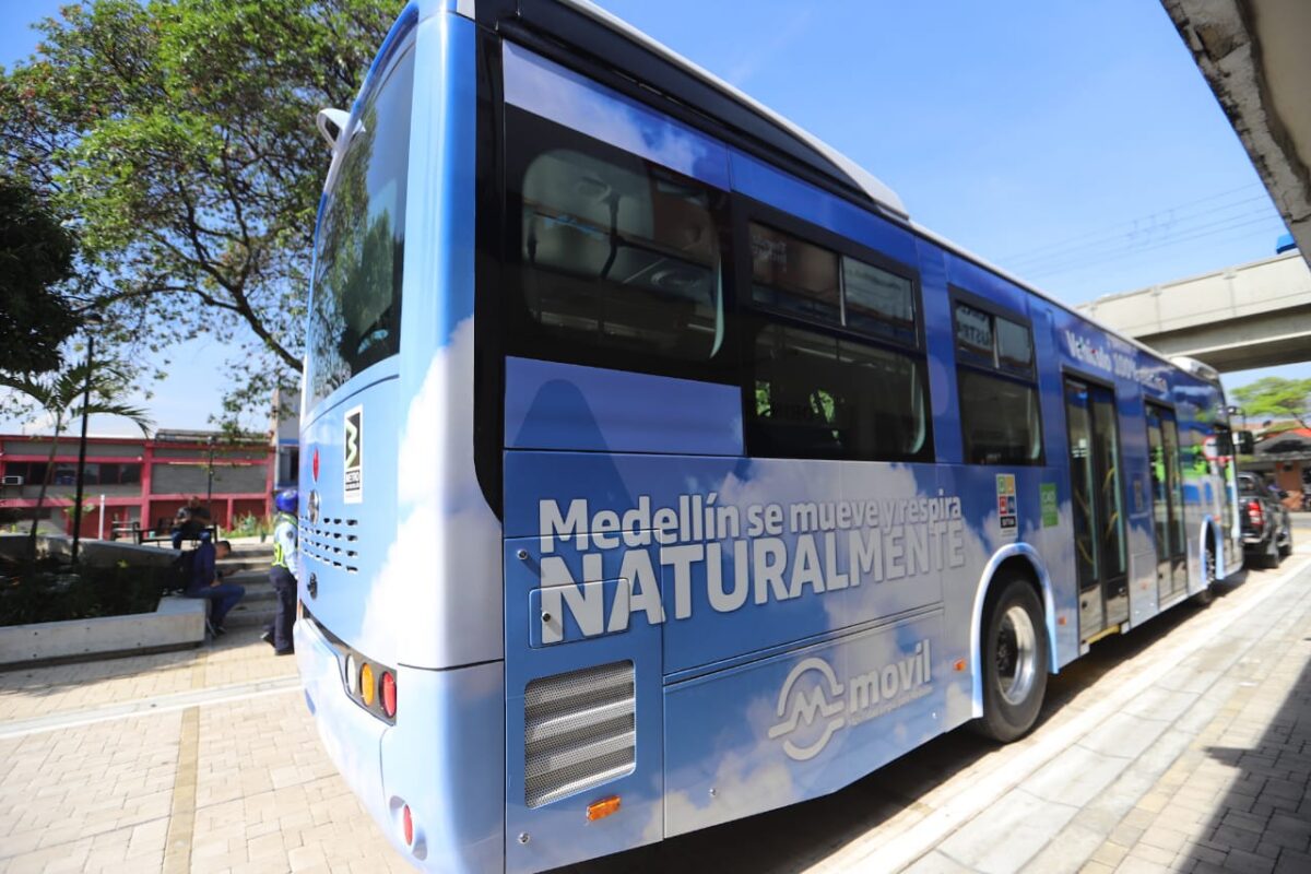 Medellín quiere transformar las rutas de buses a movilidad eléctrica