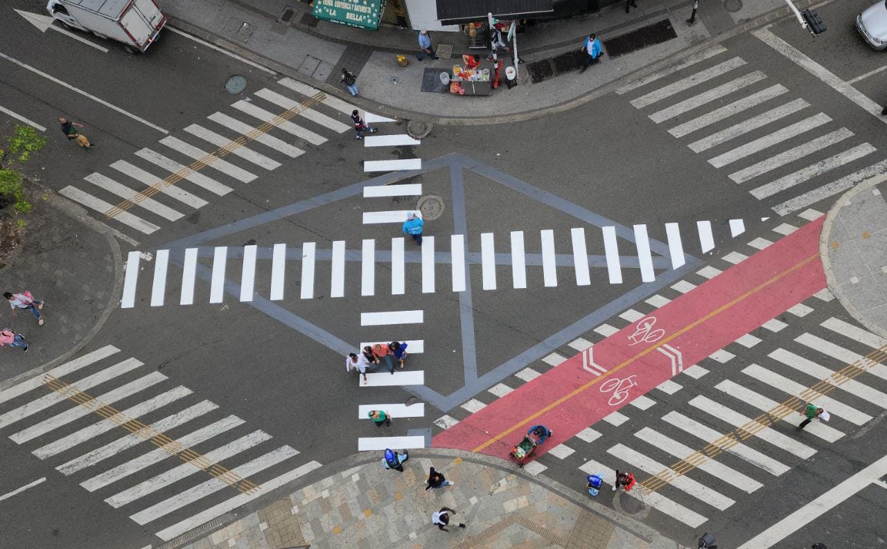 En Medellín se implementaron los pasos peatonales diagonales