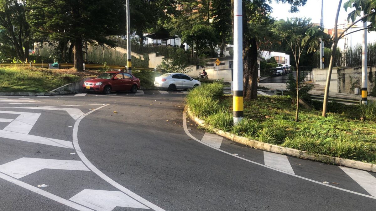 Mal parqueo en vía nueva y ampliada