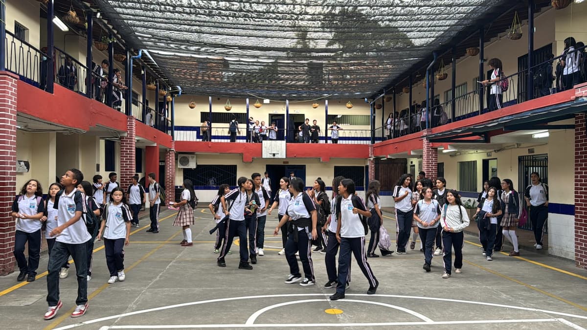 Estudiantes de Medellín se preparan para ser líderes que transformen ...