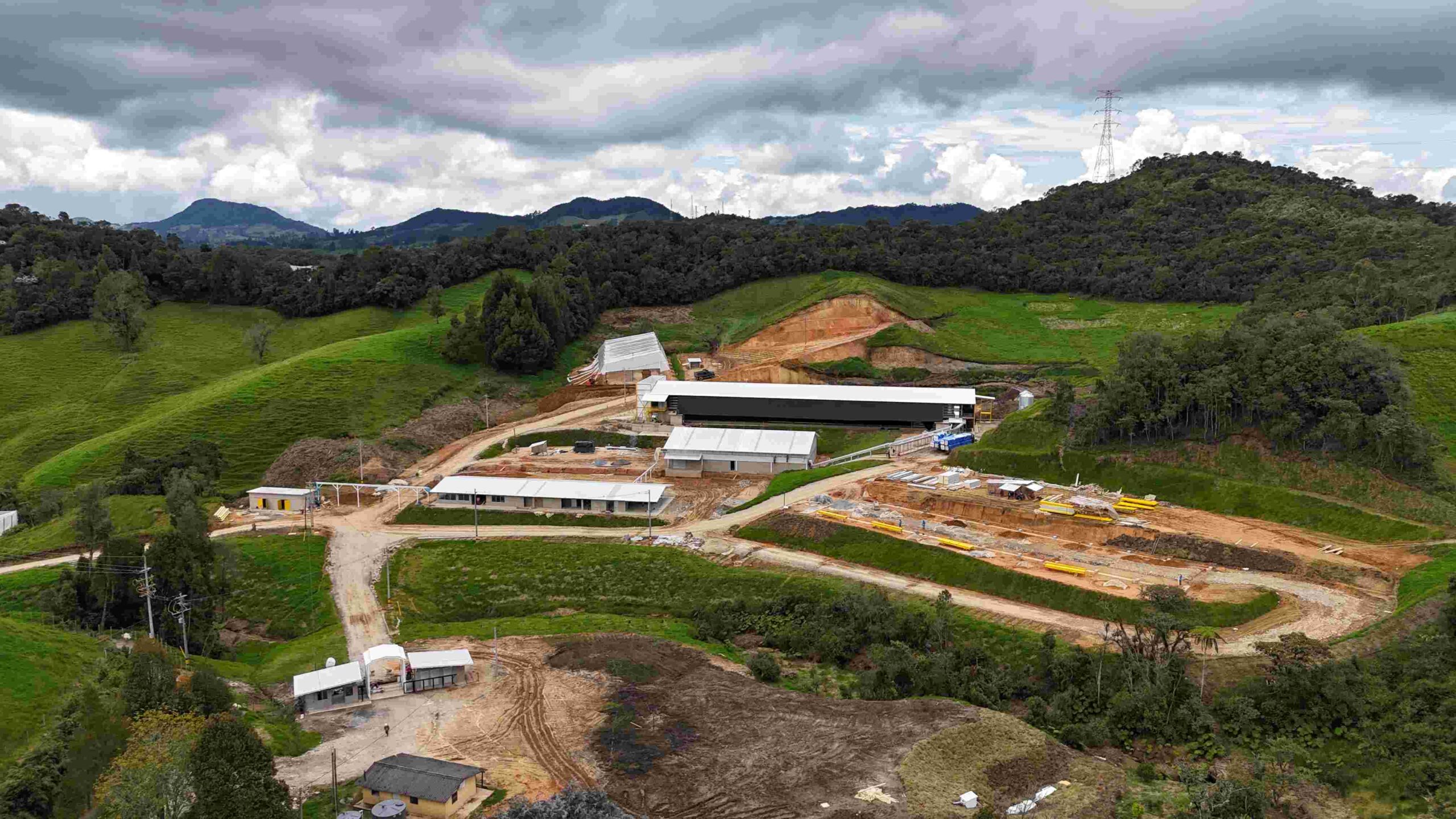 Almería, nueva granja de Avinal en Oriente