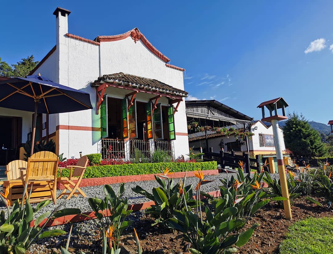 Marmoleo continúa abierto pese al derrumbe en la Loma de Los Balsos ...