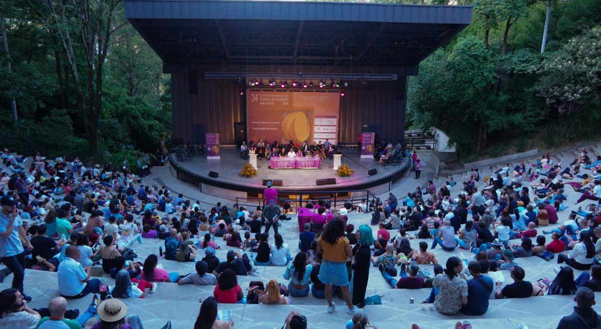 Versos del mundo se toman Medellín en el Festival Internacional de Poesía - Vivir en El Poblado