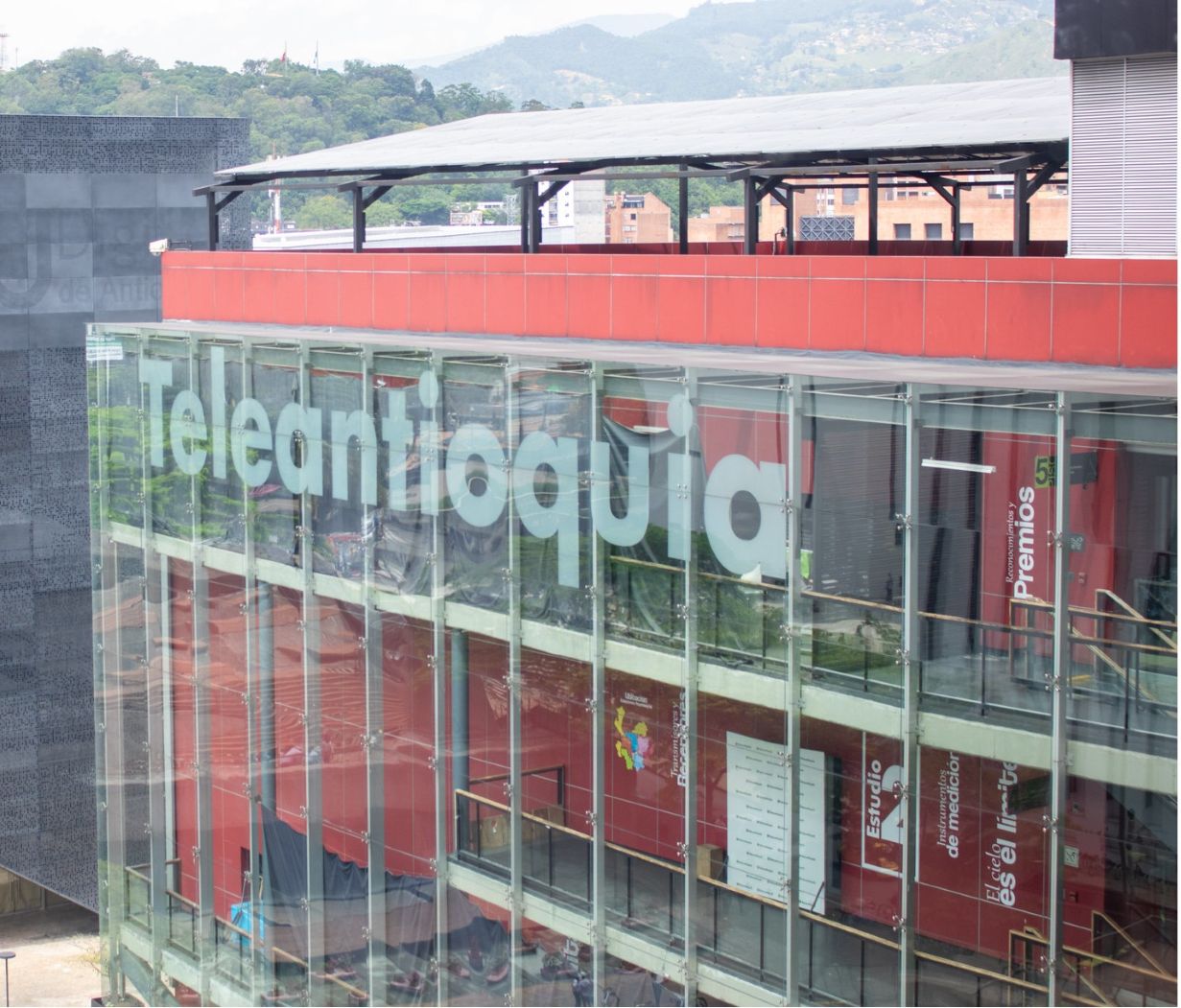 Teleantioquia cumple hoy 40 años al aire - Vivir en El Poblado