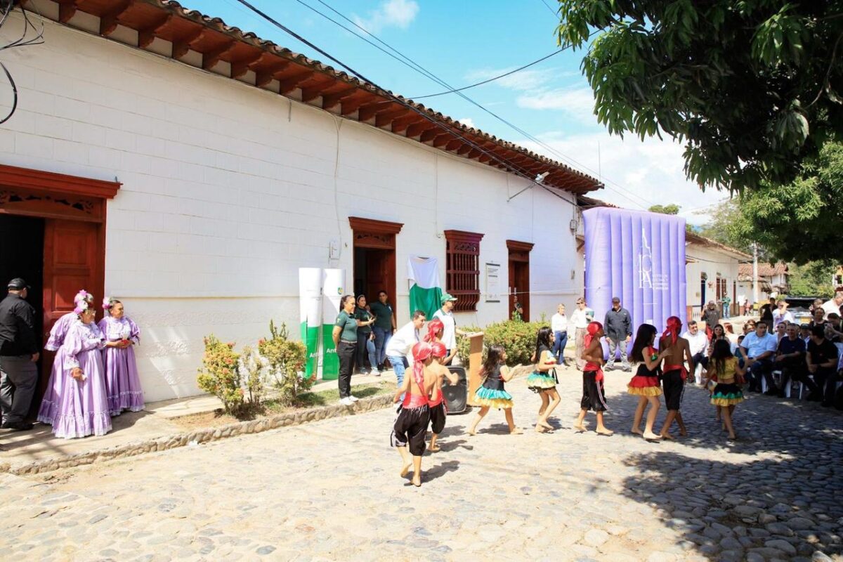 En corregimiento Sucre, Olaya, entregan Casa de la Cultura renovada - Vivir en El Poblado