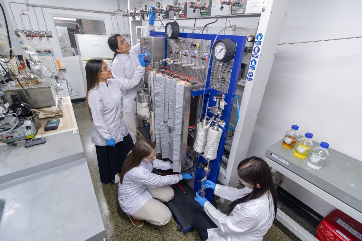 La UdeA impulsa el biojet, energía limpia para la aviación - Vivir en ...