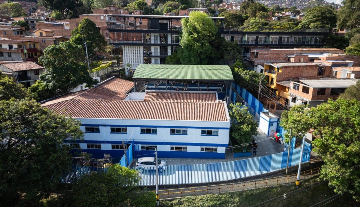 Plan de Infraestructura Educativa aplica en 350 establecimientos de ...